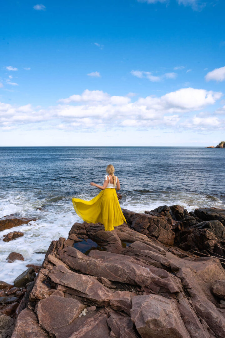 40 Easy Instagram Poses to try for your next Photoshoot